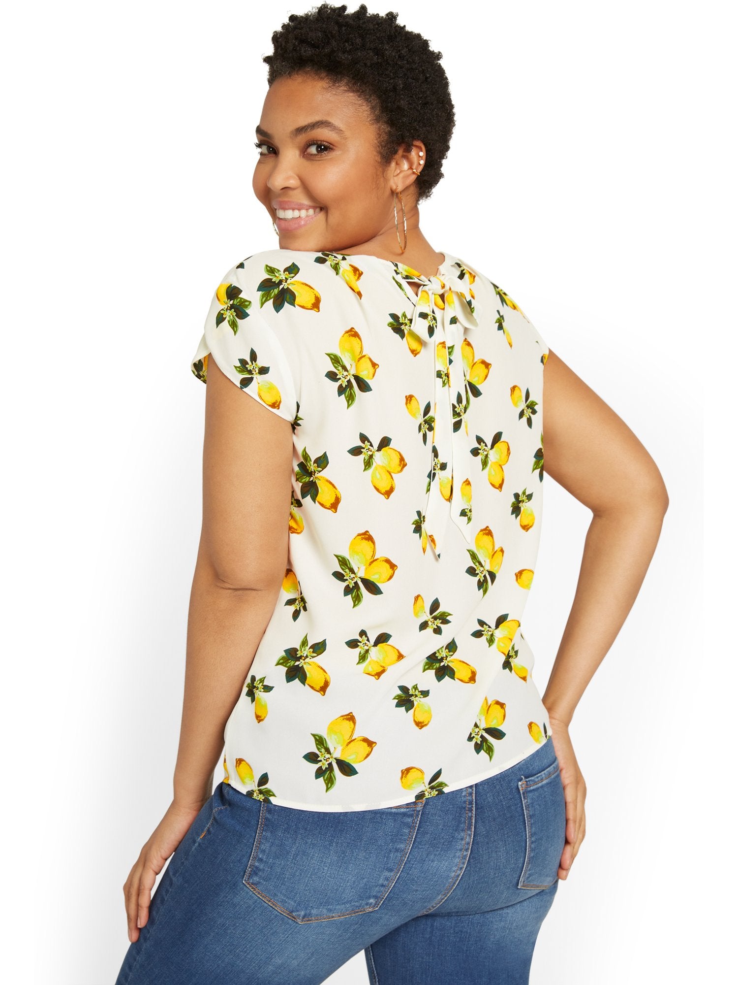 Lemon-Print Keyhole Cut-Out Top – New York & Company