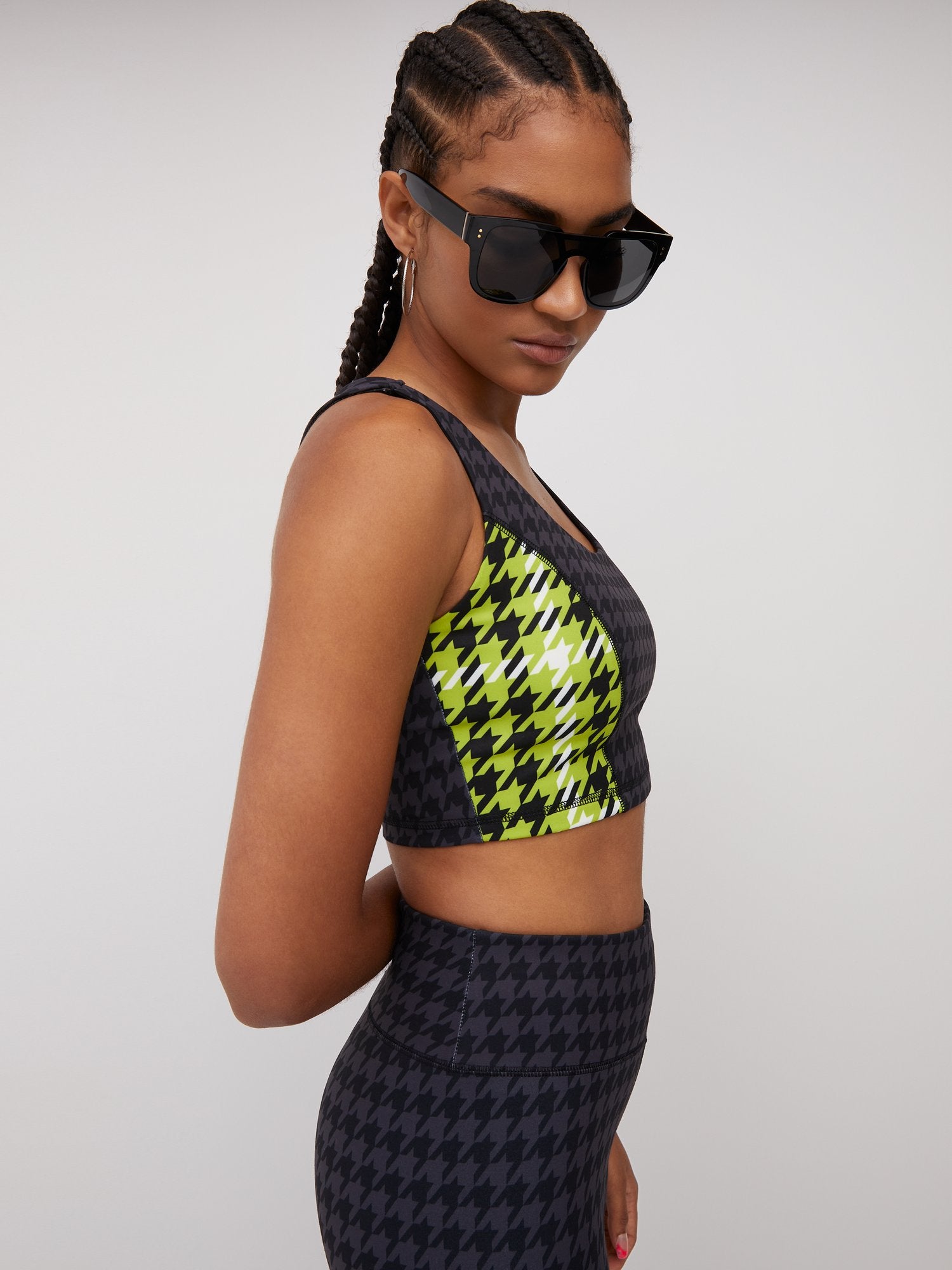Houndstooth Colorblock Sports Bra – New York & Company