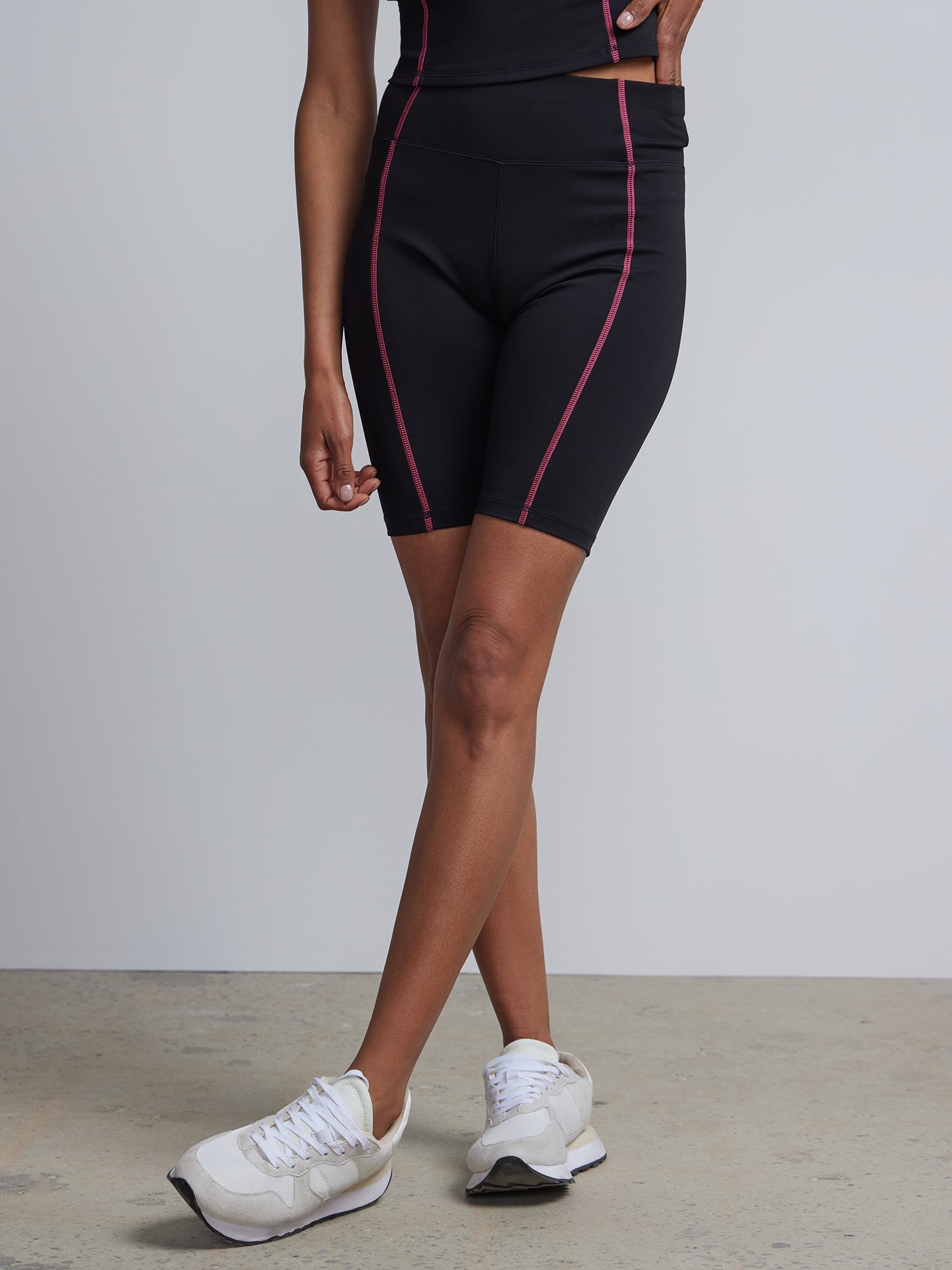 Piped High-Waisted Bike Short – New York & Company