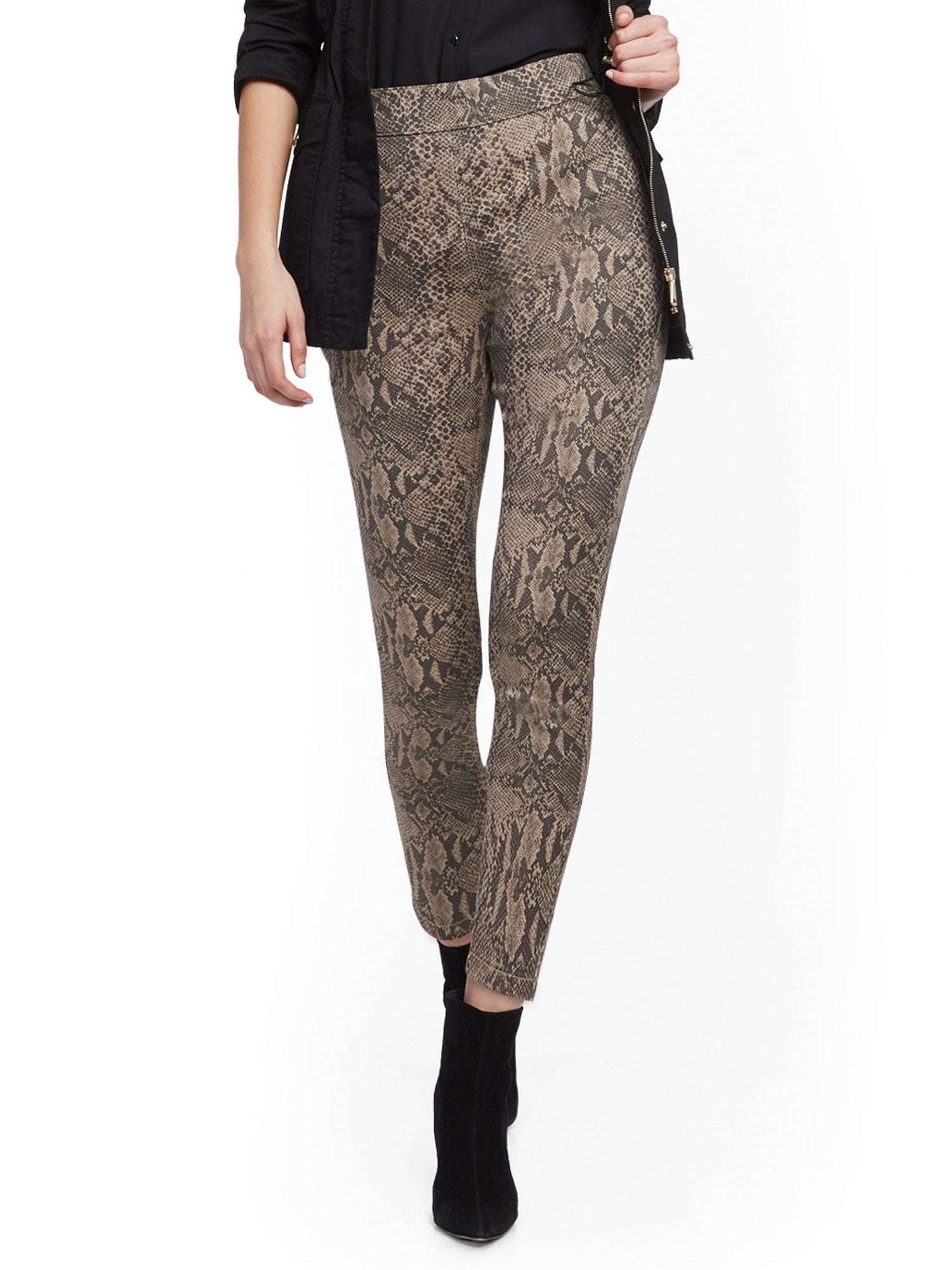 High-Waisted Pull-On Ankle Pant - Snake Print – New York & Company