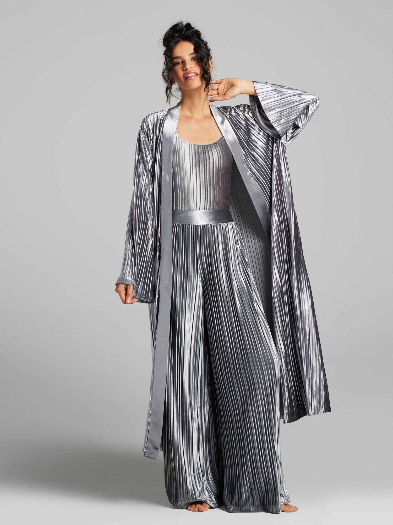 Rumi Velvet Pleated Duster – New York & Company